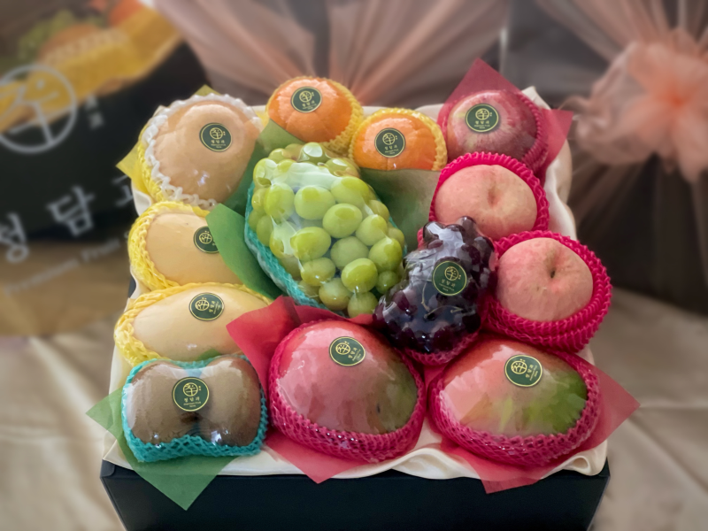 한가득 미디움 선물세트 망고2 애플망고2 샤인머스켓1 체리1팩 사과or배or복숭아 3알 오렌지2알 키위2알 배민스토어